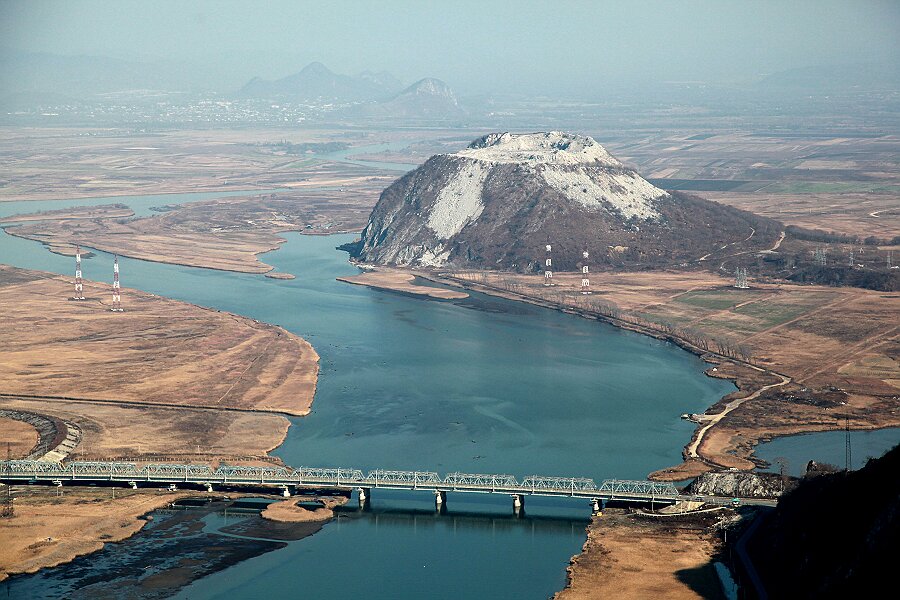 RUSKÉ PYRAMIDY - NACHODKA - Matrix-2001 / Gaia